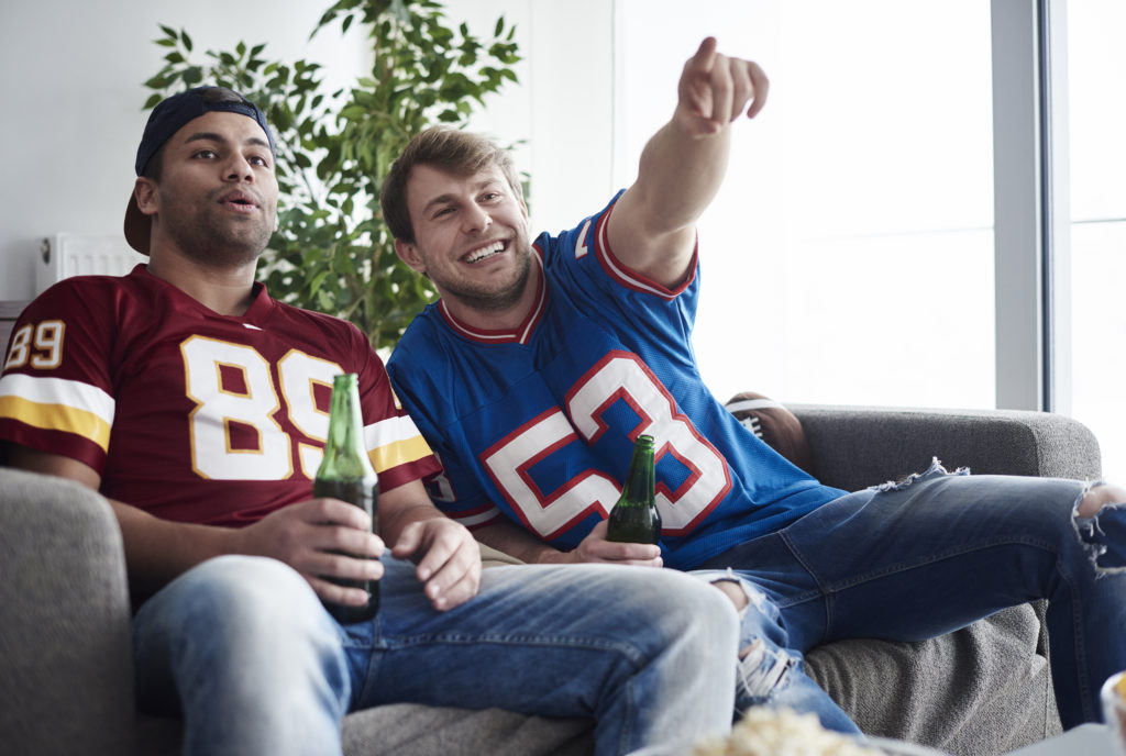 Hombres hetero comparten las cosas "más gays" que han hecho | CromosomaX