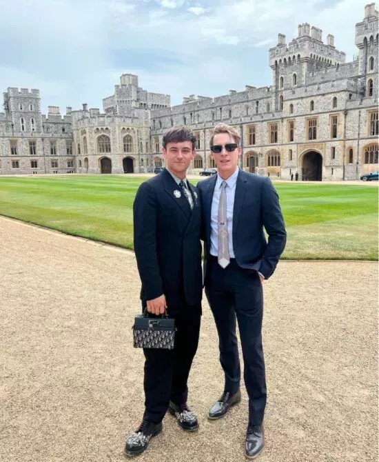 Tom Daley recibe la máxima distinción del Príncipe Carlos | CromosomaX